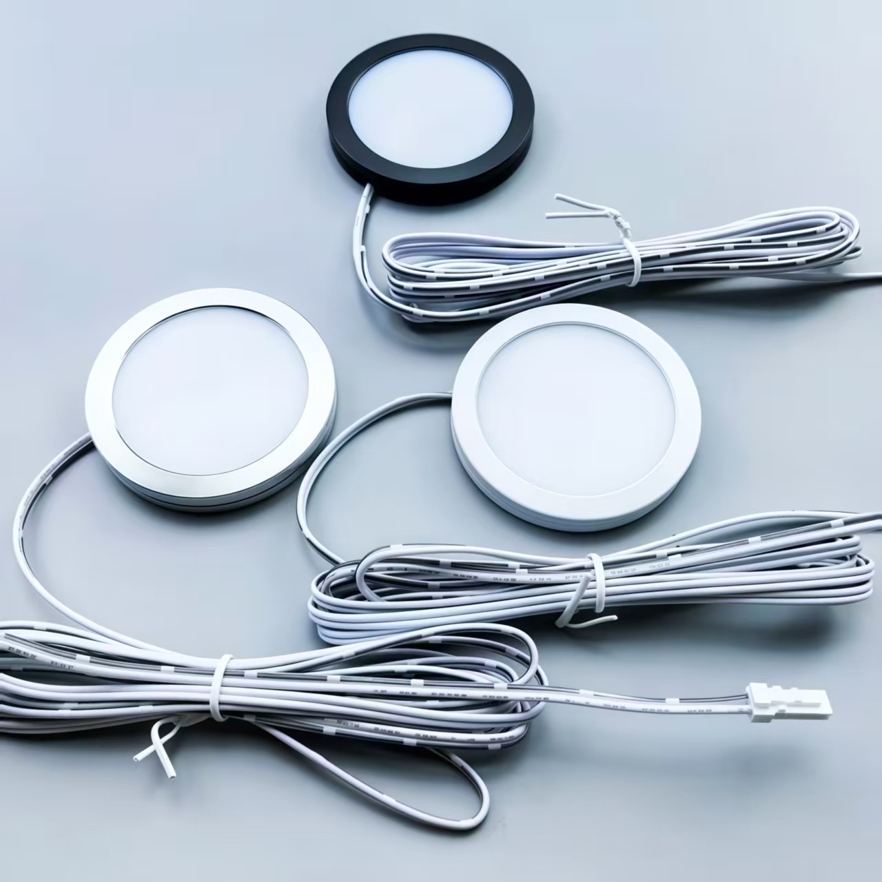 A Minimal Table Lamp That Brings Warmth and Texture to Modern Interiors ...